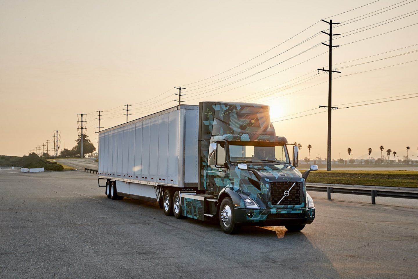 Charging into the mainstream: Volvo electrifies its first class-8 truck ...