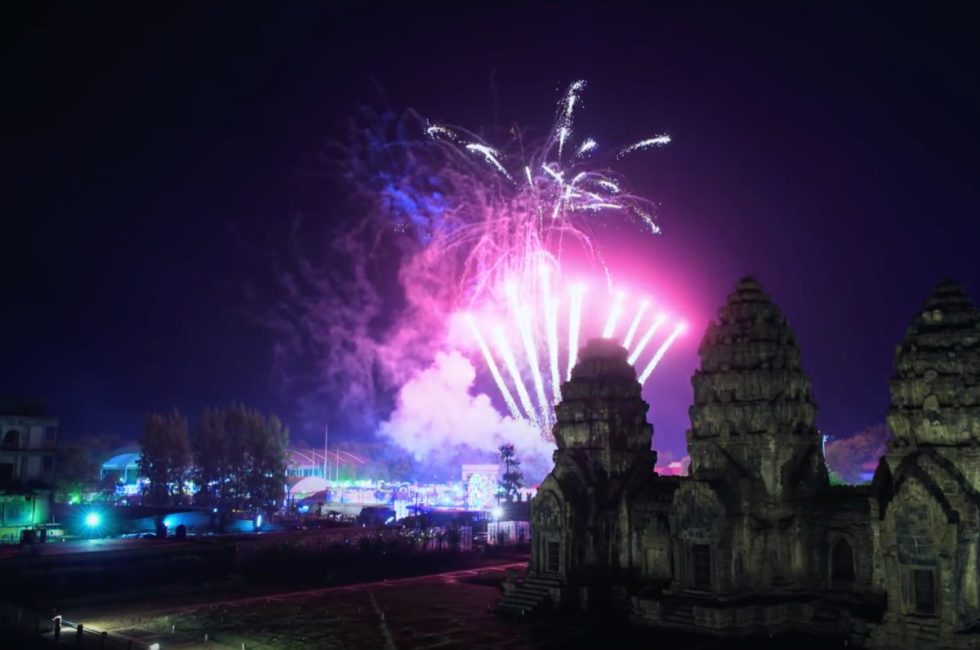 New Netflix series Night on Earth shows wildlife in a startling new ...