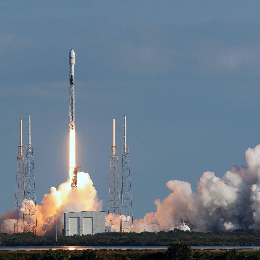 Details on SpaceX Starlink beta emerge along with photos of user ...