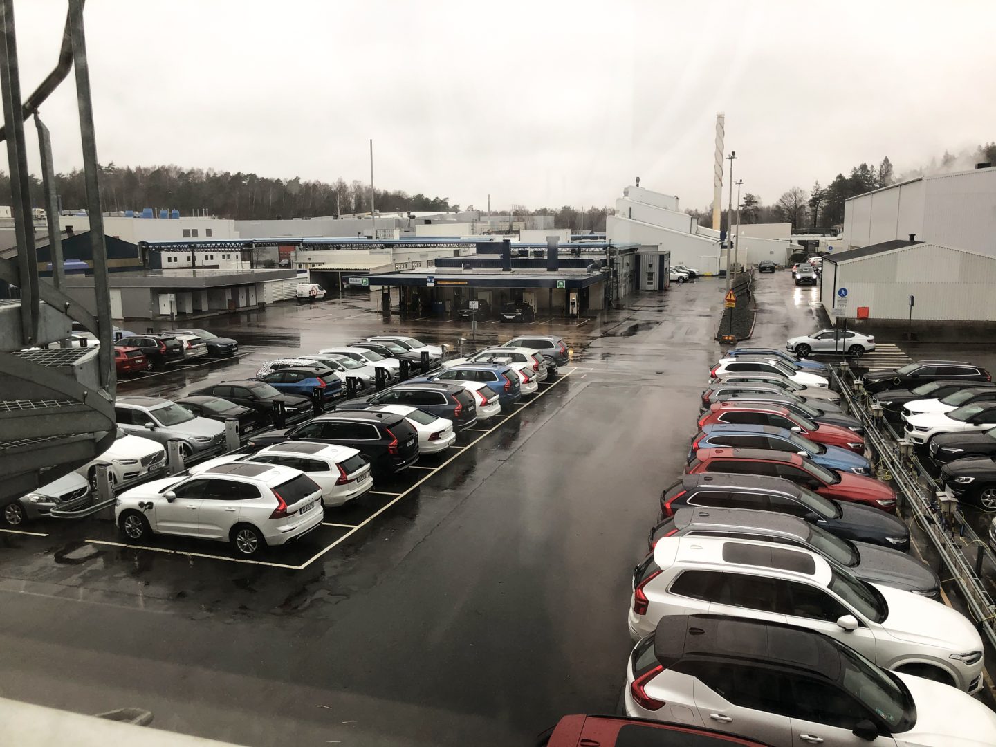 As Volvo goes electric, here’s how it’s making its batteries top-notch ...