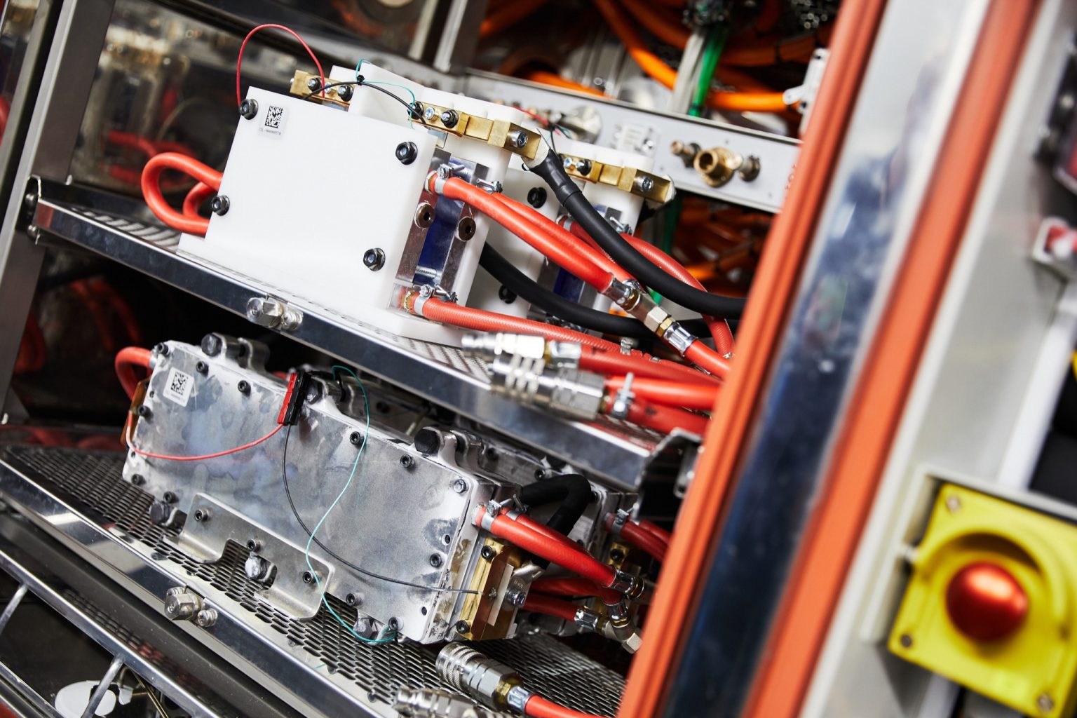 As Volvo goes electric, here’s how it’s making its batteries top-notch ...