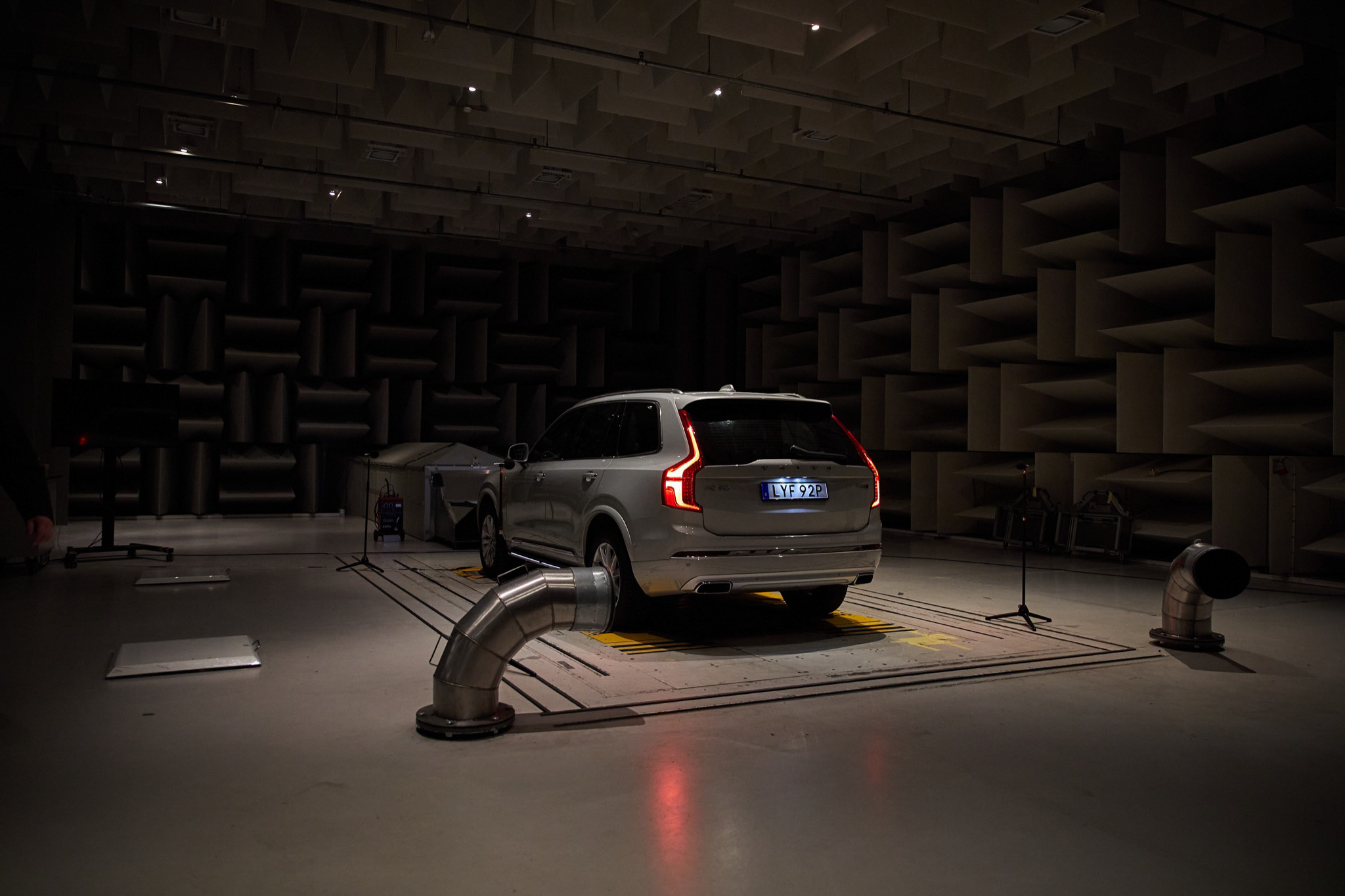 As Volvo goes electric, here’s how it’s making its batteries top-notch ...