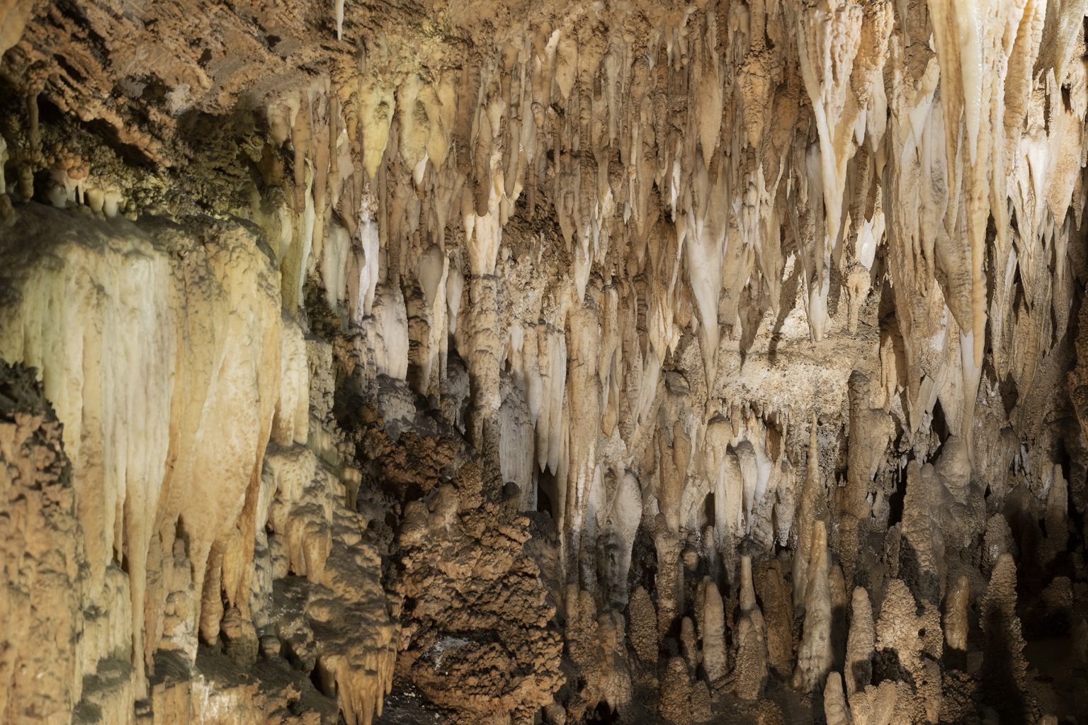 Italian cave makes sense of the change in Earth’s ice age rhythm - Ars ...