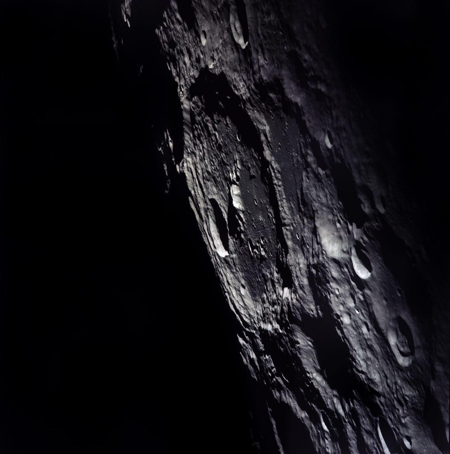 Here’s an unprecedented look at Apollo 13’s damaged service module ...