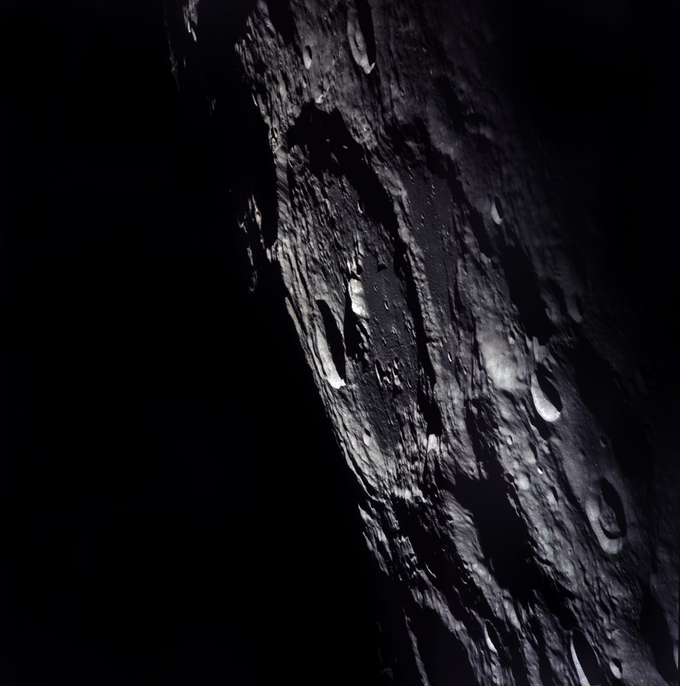 Here’s an unprecedented look at Apollo 13’s damaged service module ...