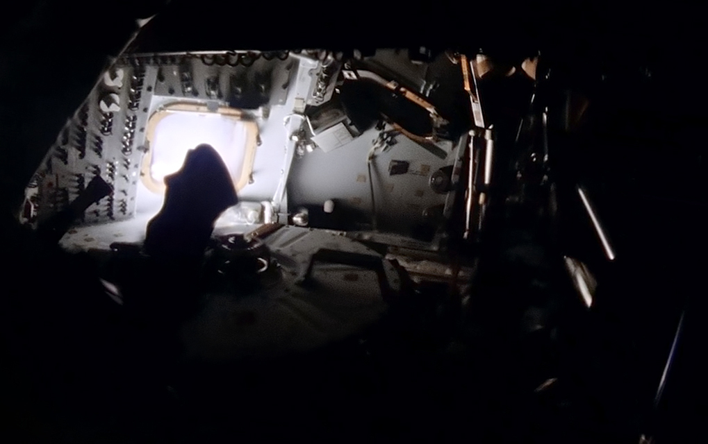 Here’s an unprecedented look at Apollo 13’s damaged service module ...