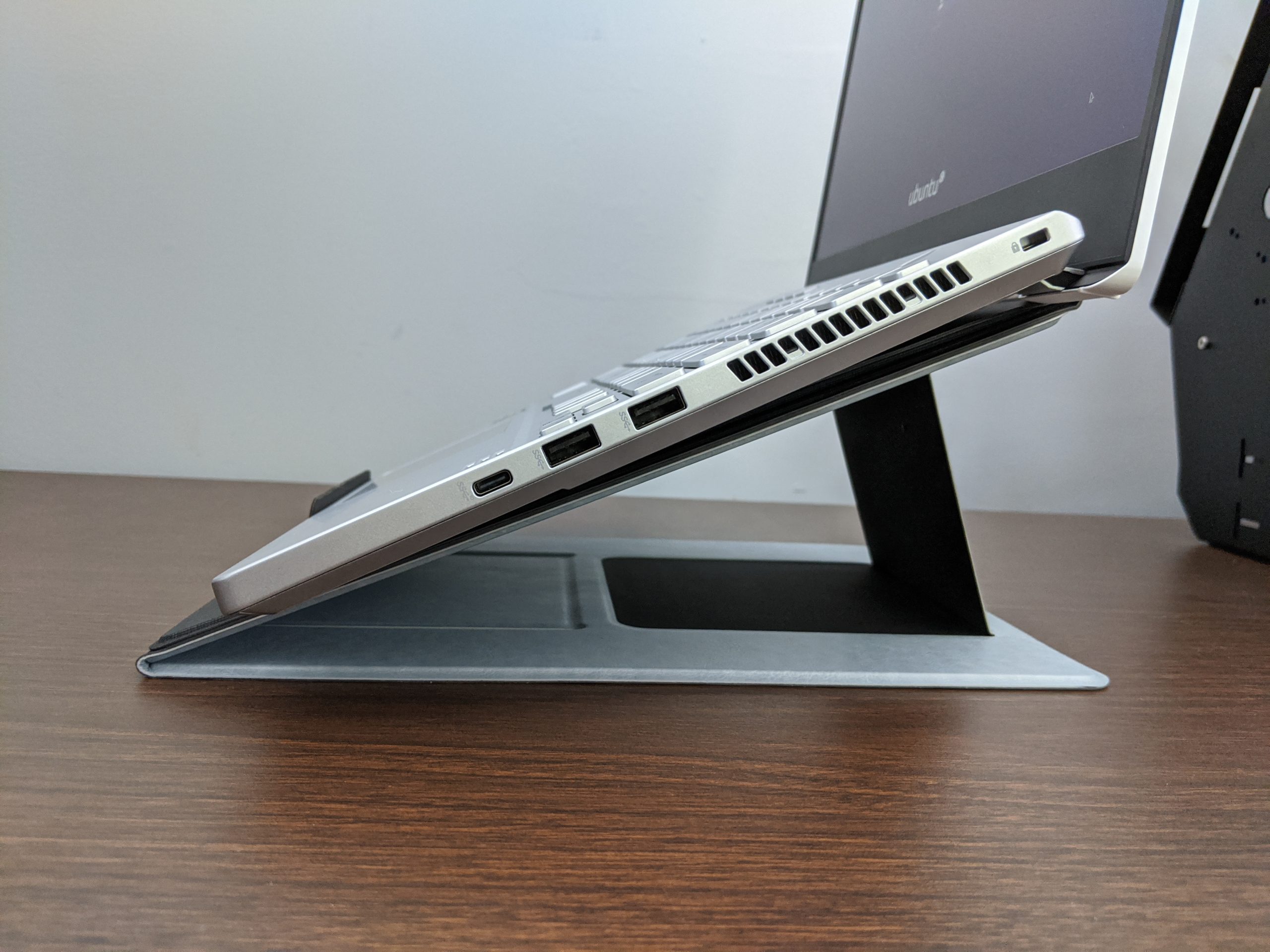 Moft Z is a standing desk that fits in your laptop bag - Ars Technica