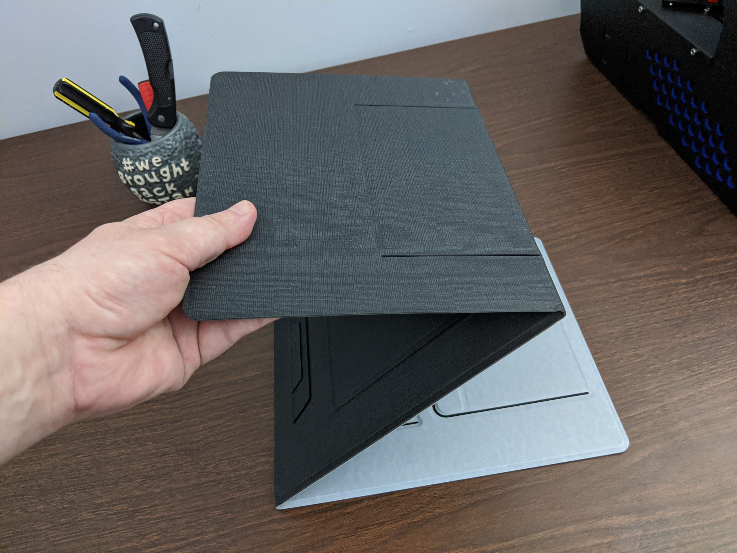 Moft Z is a standing desk that fits in your laptop bag - Ars Technica