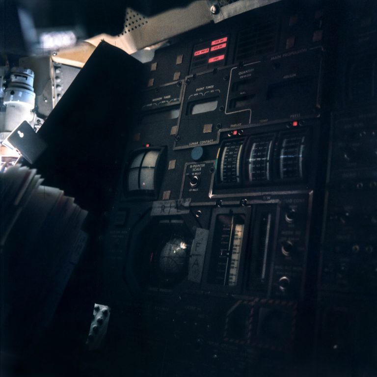 Here’s an unprecedented look at Apollo 13’s damaged service module ...