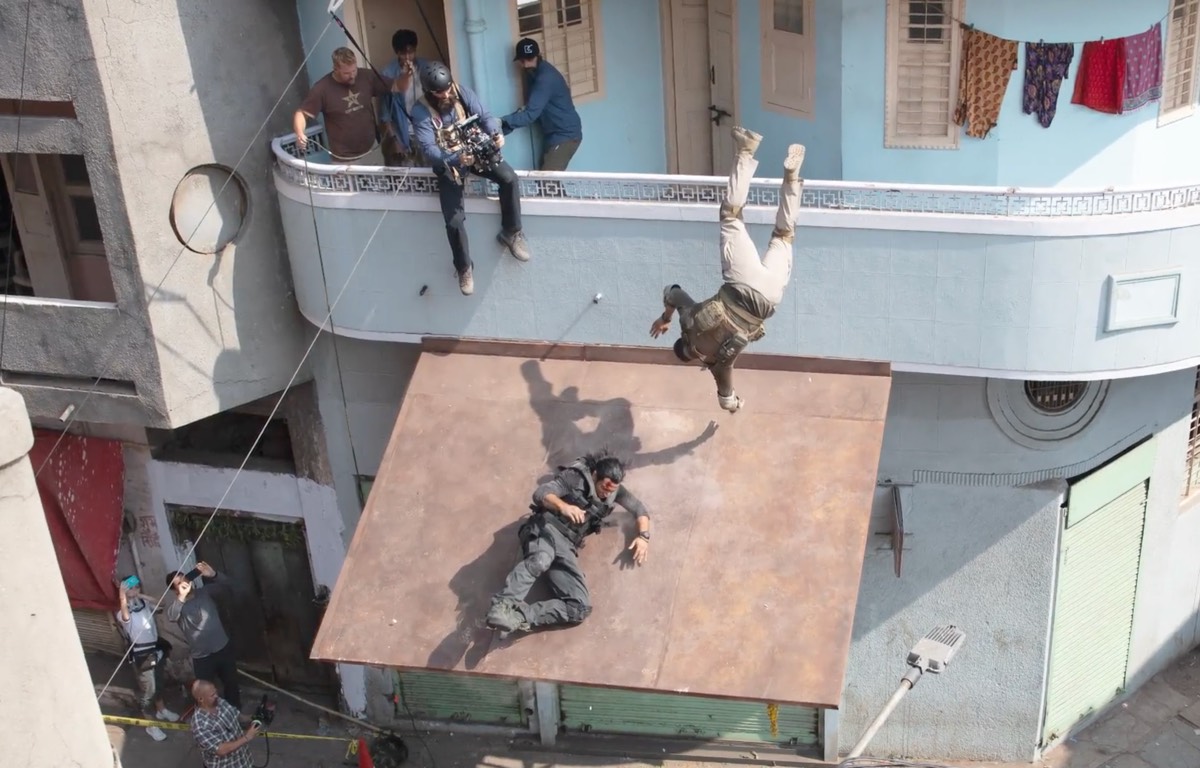 How Netflix’s Extraction engineered a 12-minute, one-shot action ...