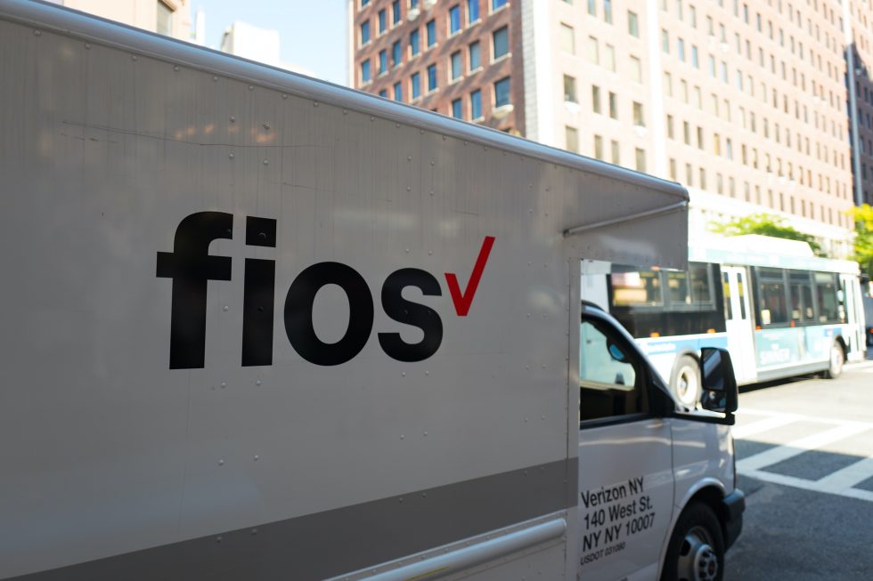Verizon to buy Frontier for $9.6 billion, says it will expand fiber ...