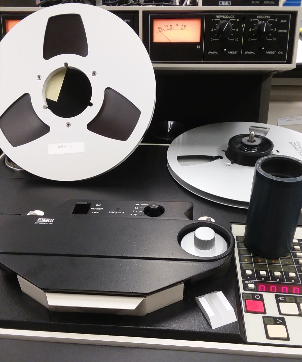 Here’s why “baking” damaged reel-to-reel tapes renders them playable ...