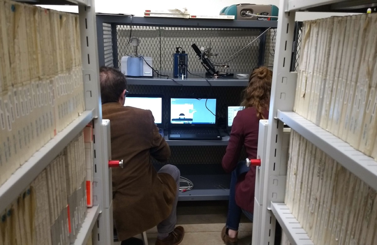 Here’s why “baking” damaged reel-to-reel tapes renders them playable ...