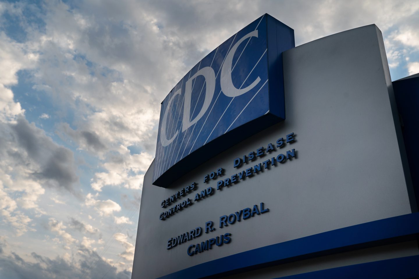 “The country is less safe”: CDC disease detective program gutted - Ars ...