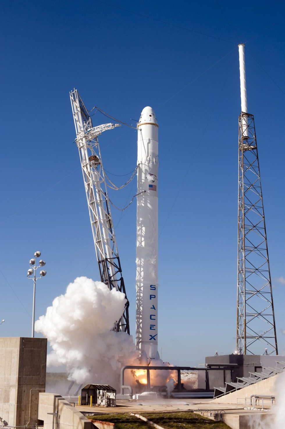 Forget Dragon, the Falcon 9 rocket is the secret sauce of SpaceX’s ...