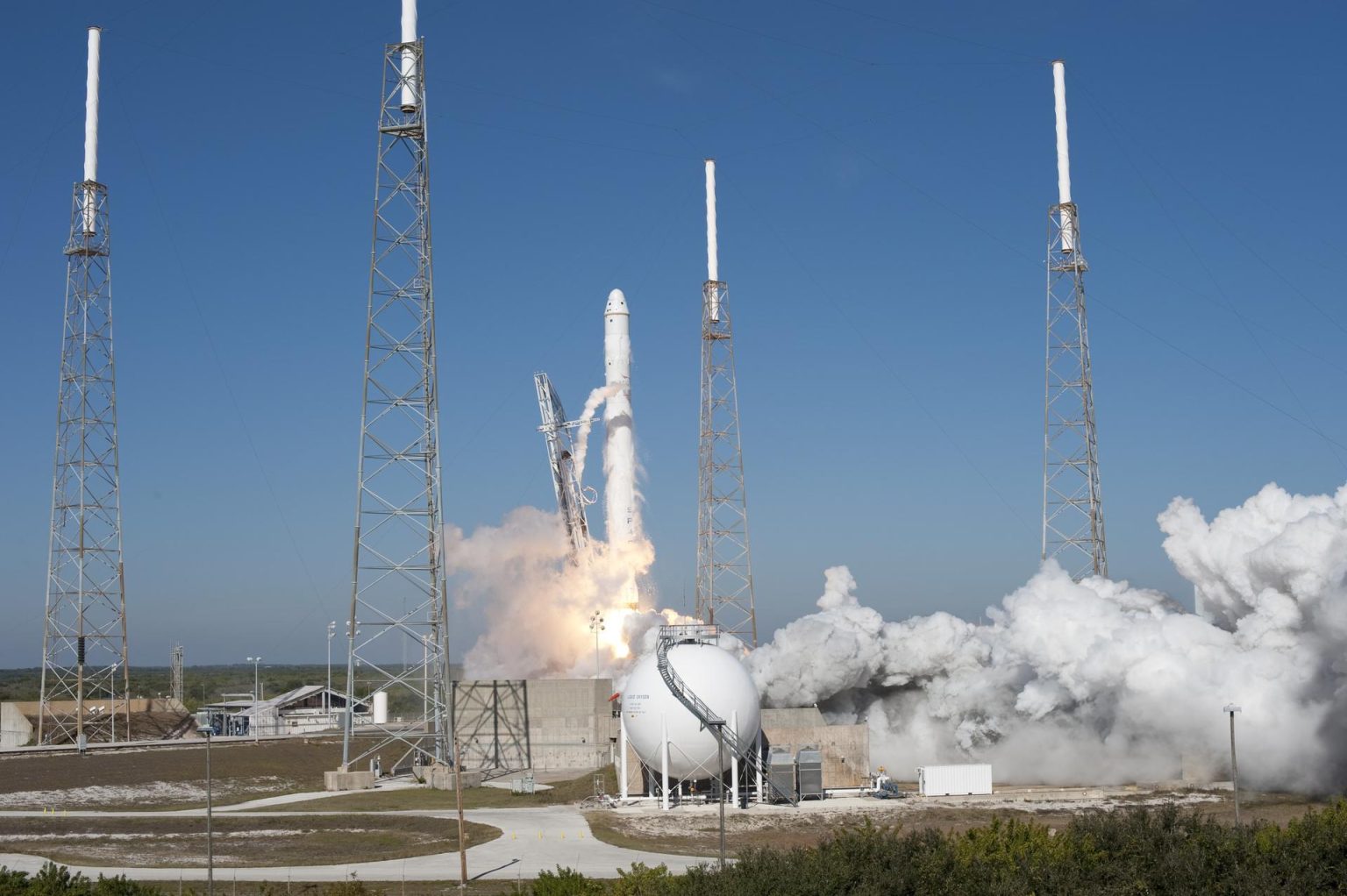 Forget Dragon, the Falcon 9 rocket is the secret sauce of SpaceX’s ...