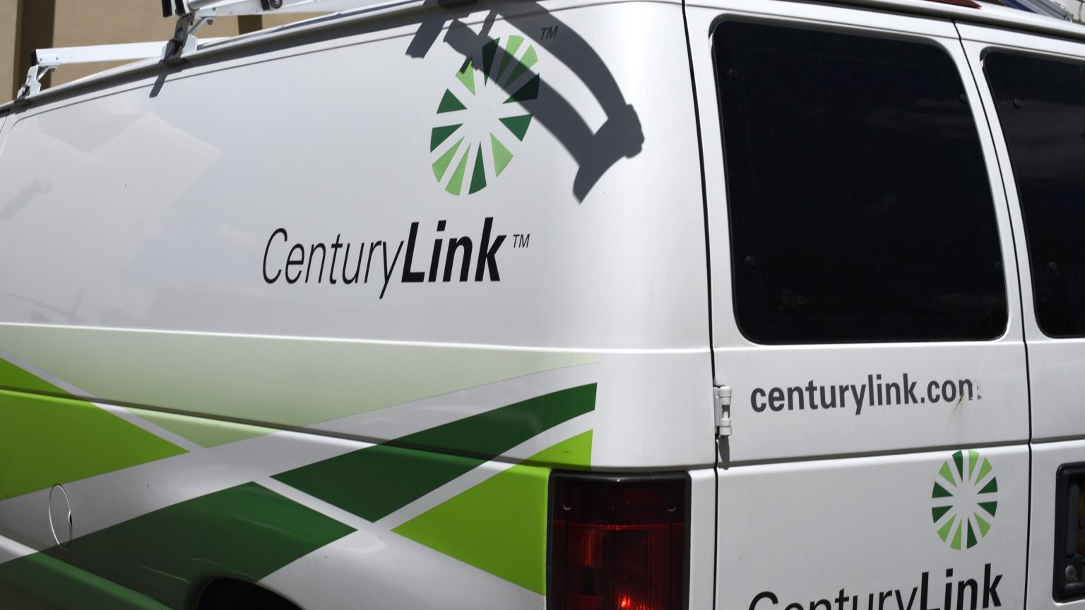AT&T has $6 billion deal to buy CenturyLink fiber broadband business ...