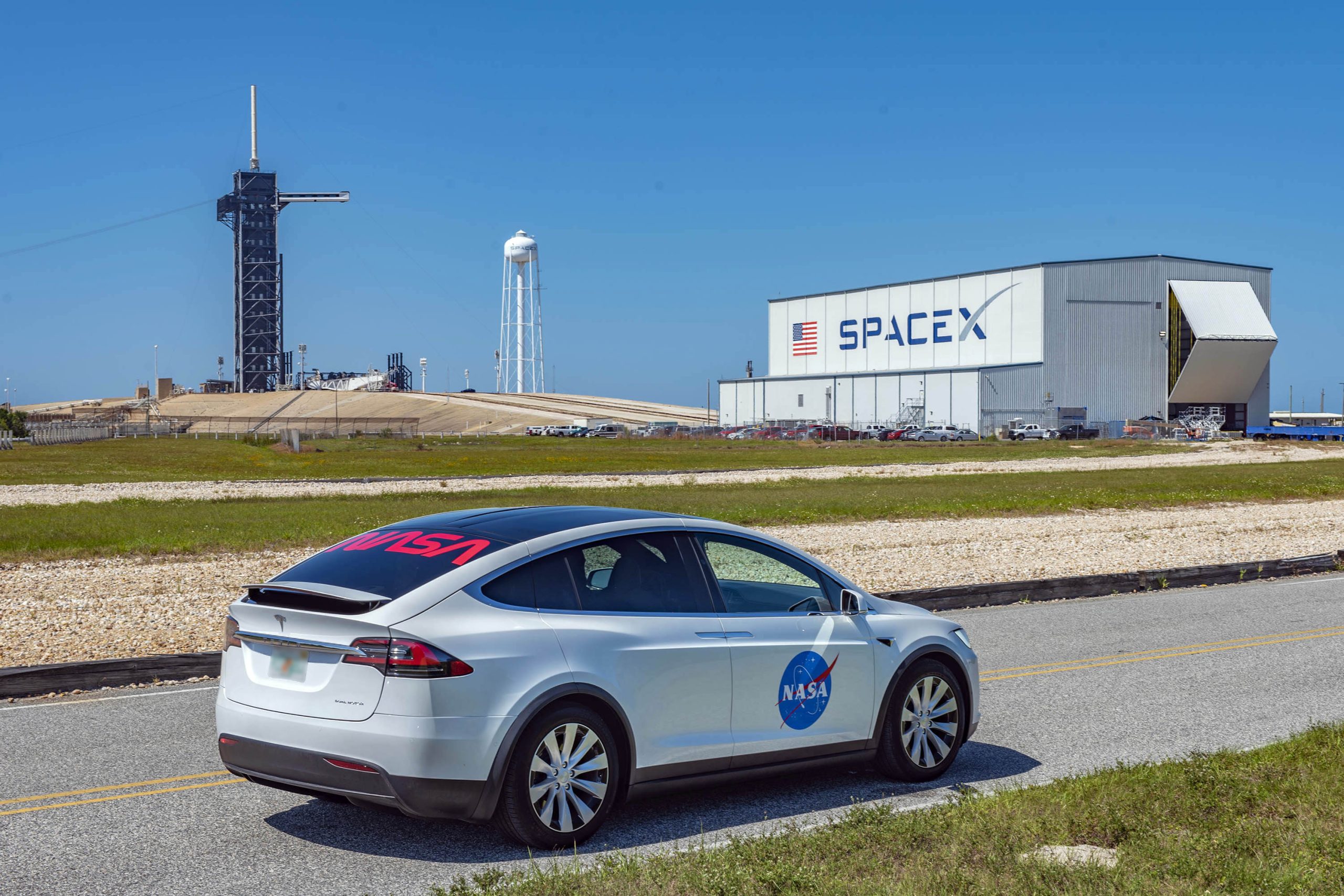Meet the new “Astrovan” for Crew Dragon—a Tesla Model X - Ars Technica