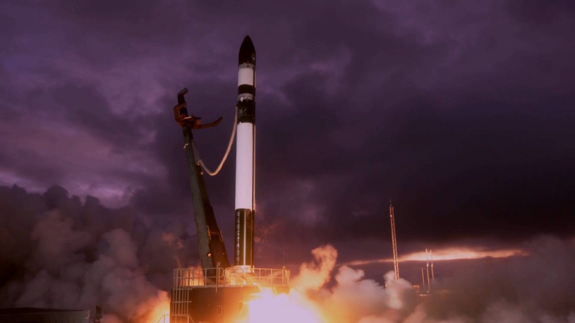 Rocket Report: Another no-go for MOMO rocket, SpaceX invests in ...