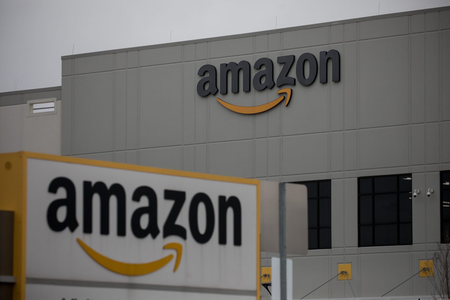 “Culture of workplace fear” leads to COVID-19 spread at Amazon, suit ...