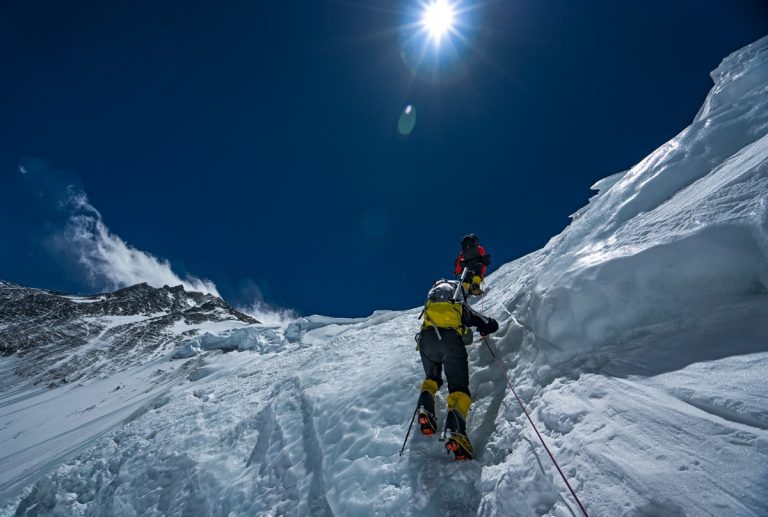 NatGeo expedition hunts for 1924 climber’s body in Lost on Everest ...