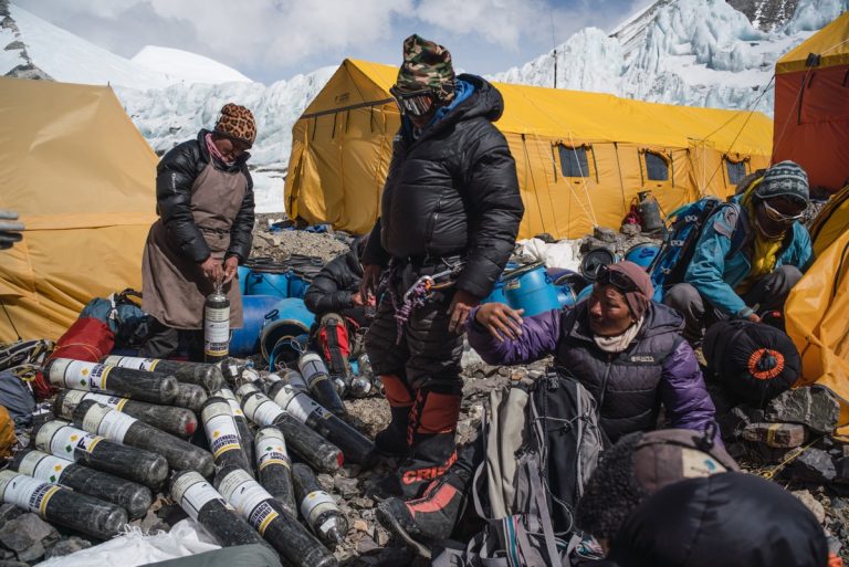 NatGeo expedition hunts for 1924 climber’s body in Lost on Everest ...