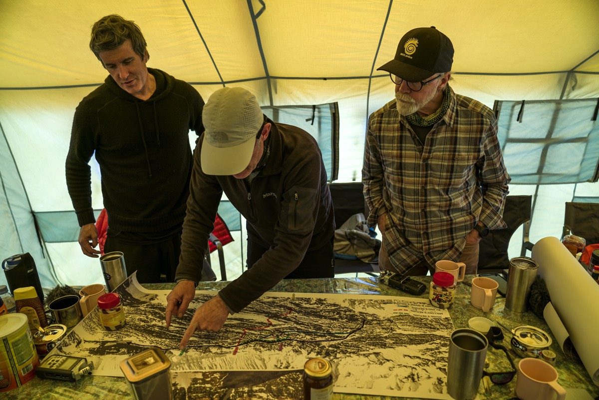 NatGeo expedition hunts for 1924 climber’s body in Lost on Everest ...