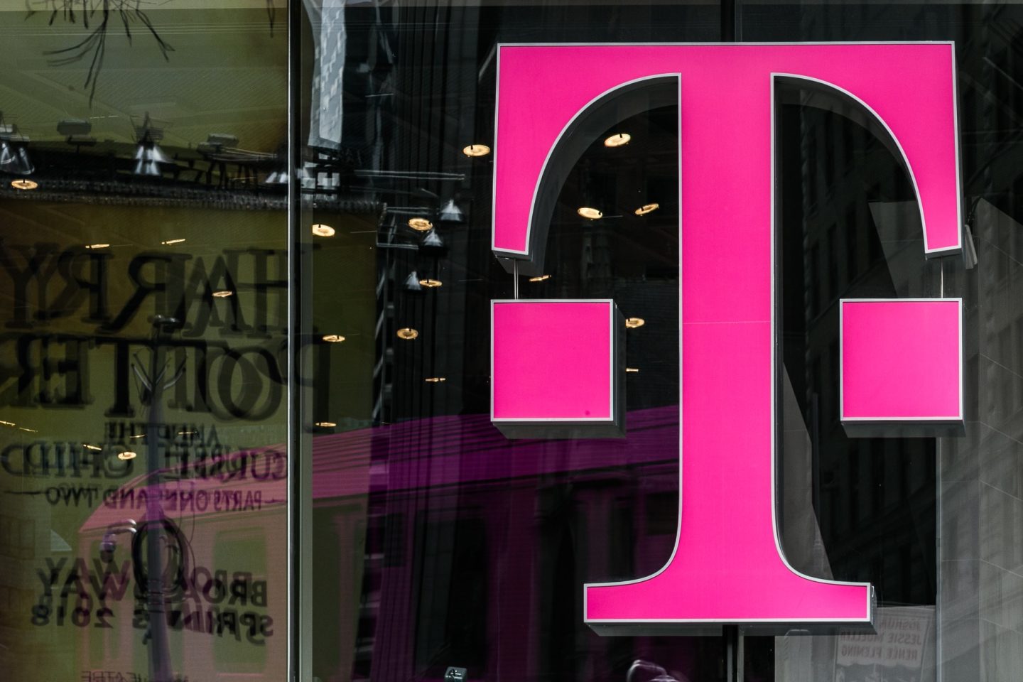 T-Mobile imposes $5 monthly price hike on customers using older plans ...