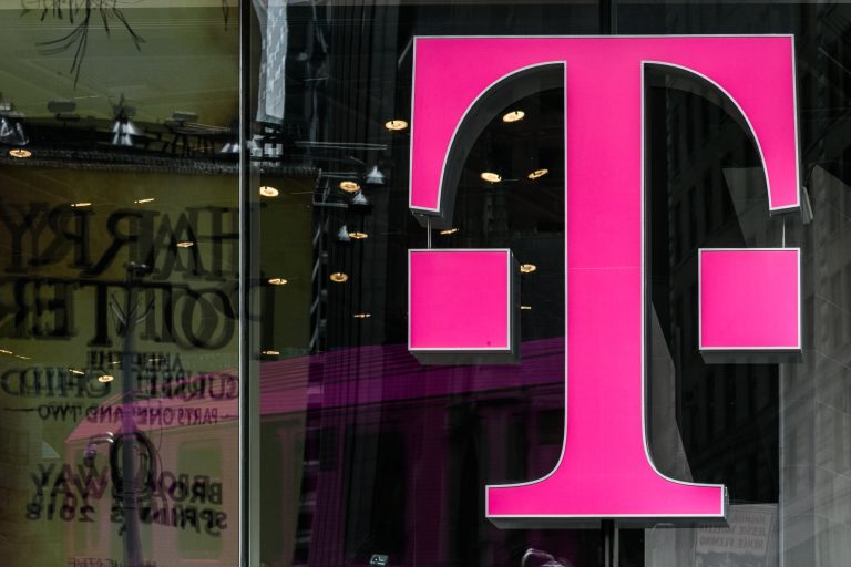 “We knew T-Mobile couldn’t be trusted,” union says after 5,000 job cuts ...