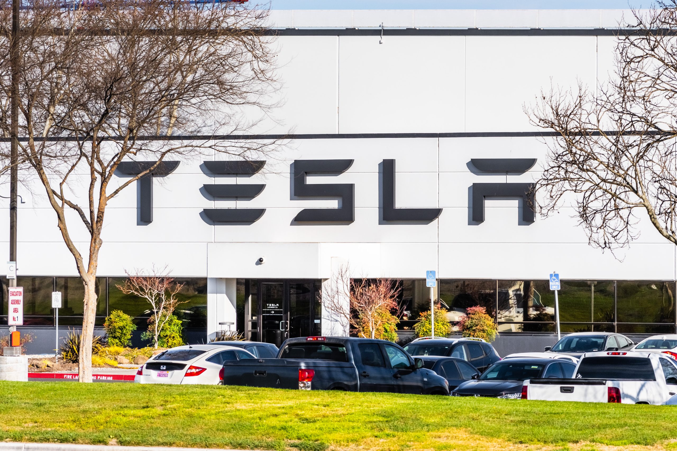 Tesla stock reaches $2,000 amid soaring interest in EV companies - Ars ...
