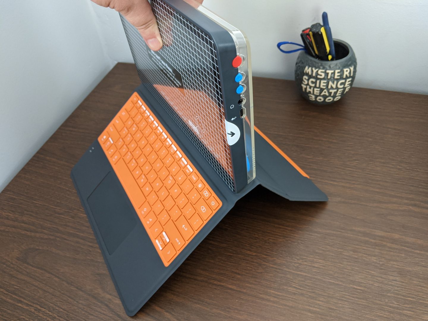 Hands-on: The $300 Kano PC, a “build-it-yourself” Chromebook competitor ...