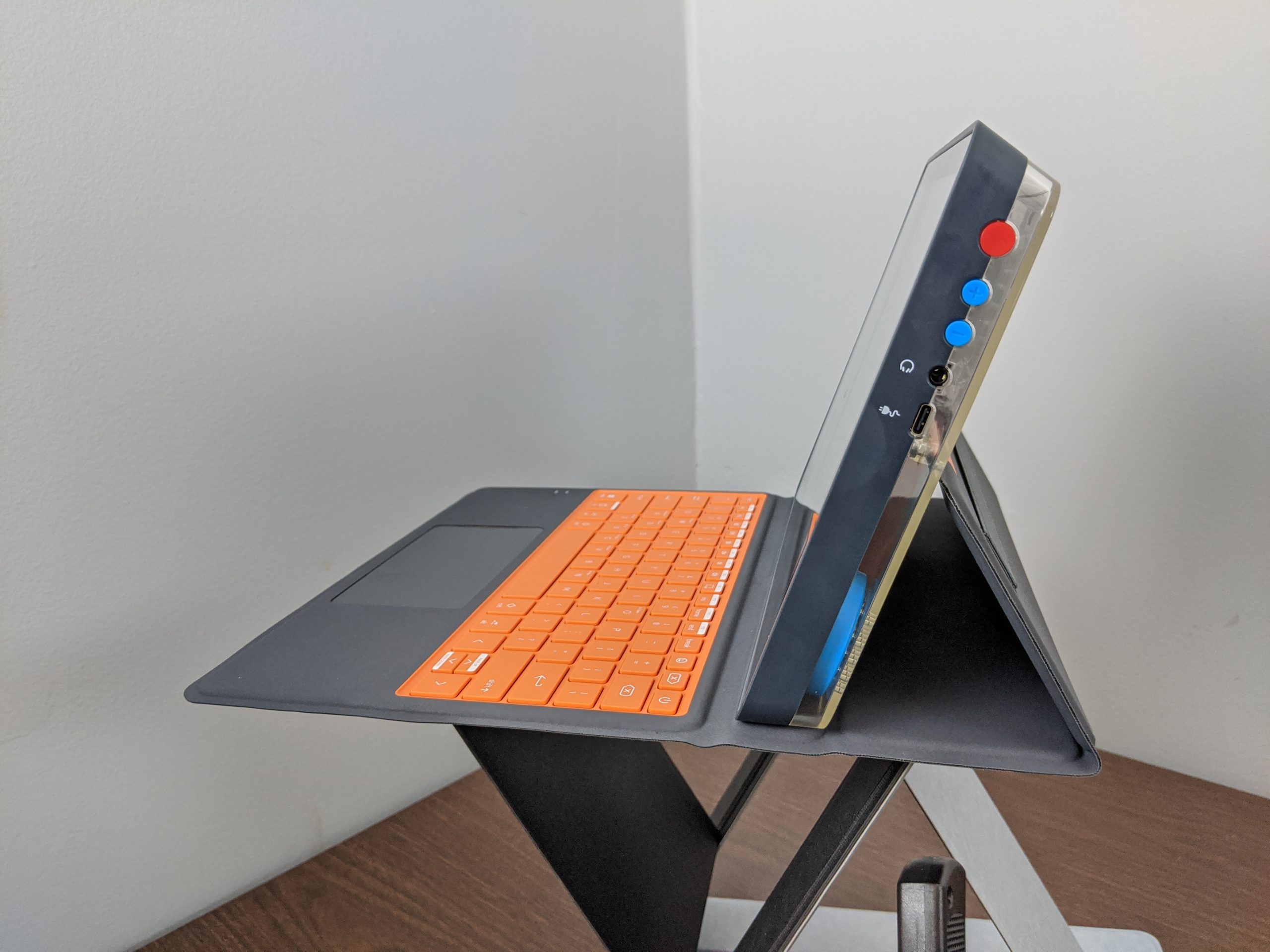 Hands-on: The $300 Kano PC, a “build-it-yourself” Chromebook competitor ...