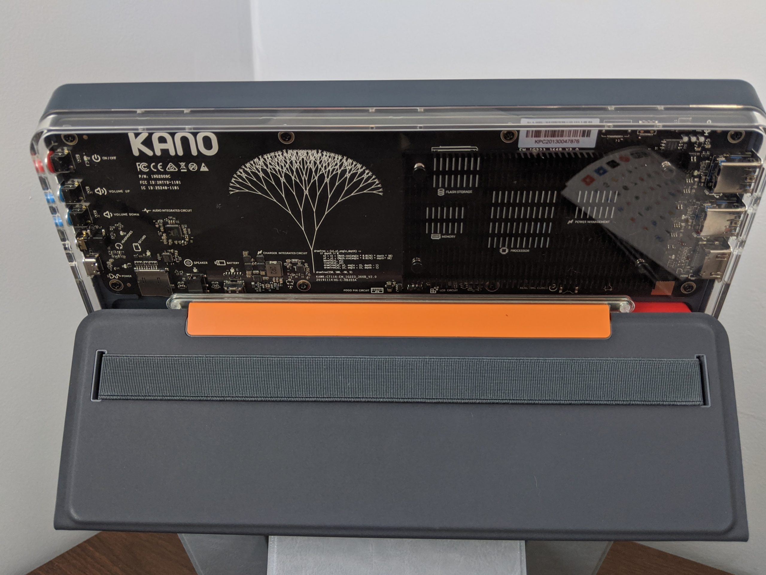 Hands-on: The $300 Kano PC, a “build-it-yourself” Chromebook competitor ...