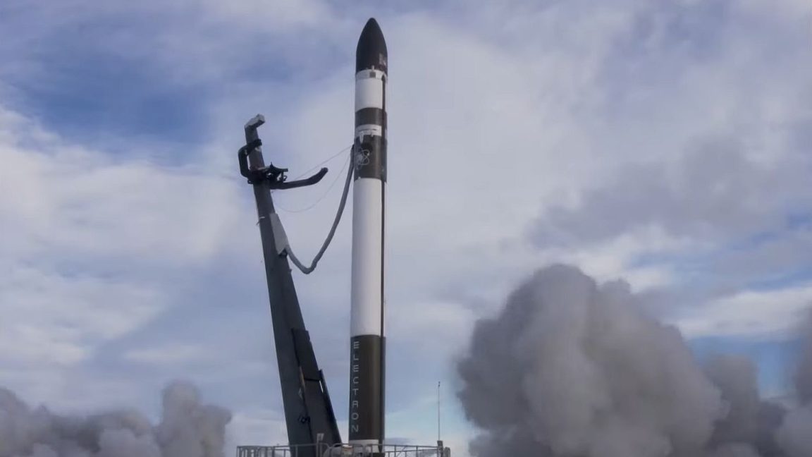 After a second-stage failure, Rocket Lab loses seven satellites - Ars ...