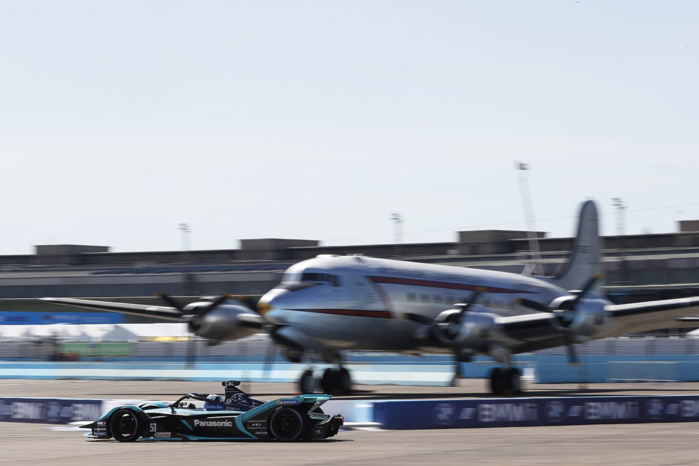 Formula E returns today with the first of six races in nine days - Ars ...