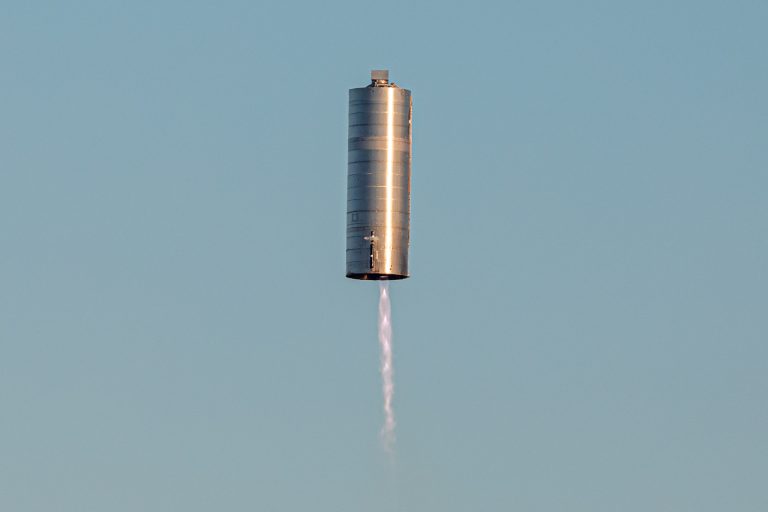 For the first time, a Starship prototype roars to life with three ...