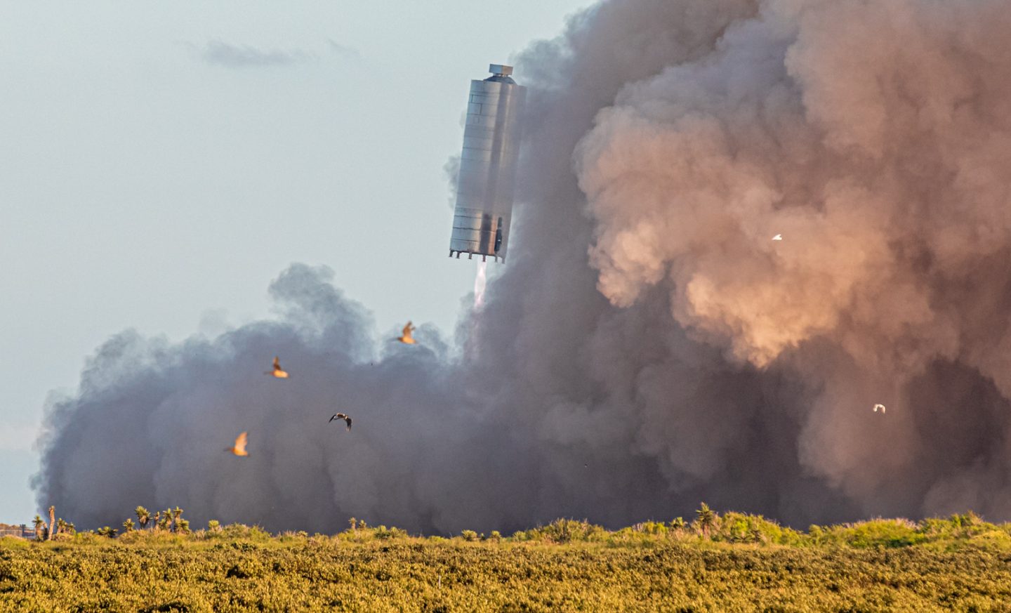 For the first time, a Starship prototype roars to life with three ...