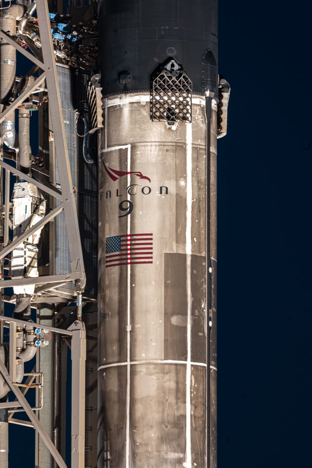 SpaceX flies the same, sooty booster for the sixth time [Updated] - Ars ...