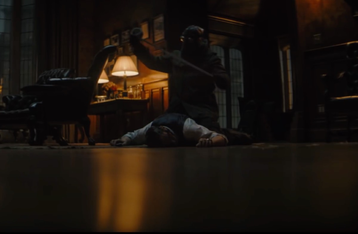Robert Pattinson is a broody Caped Crusader in first teaser for The ...
