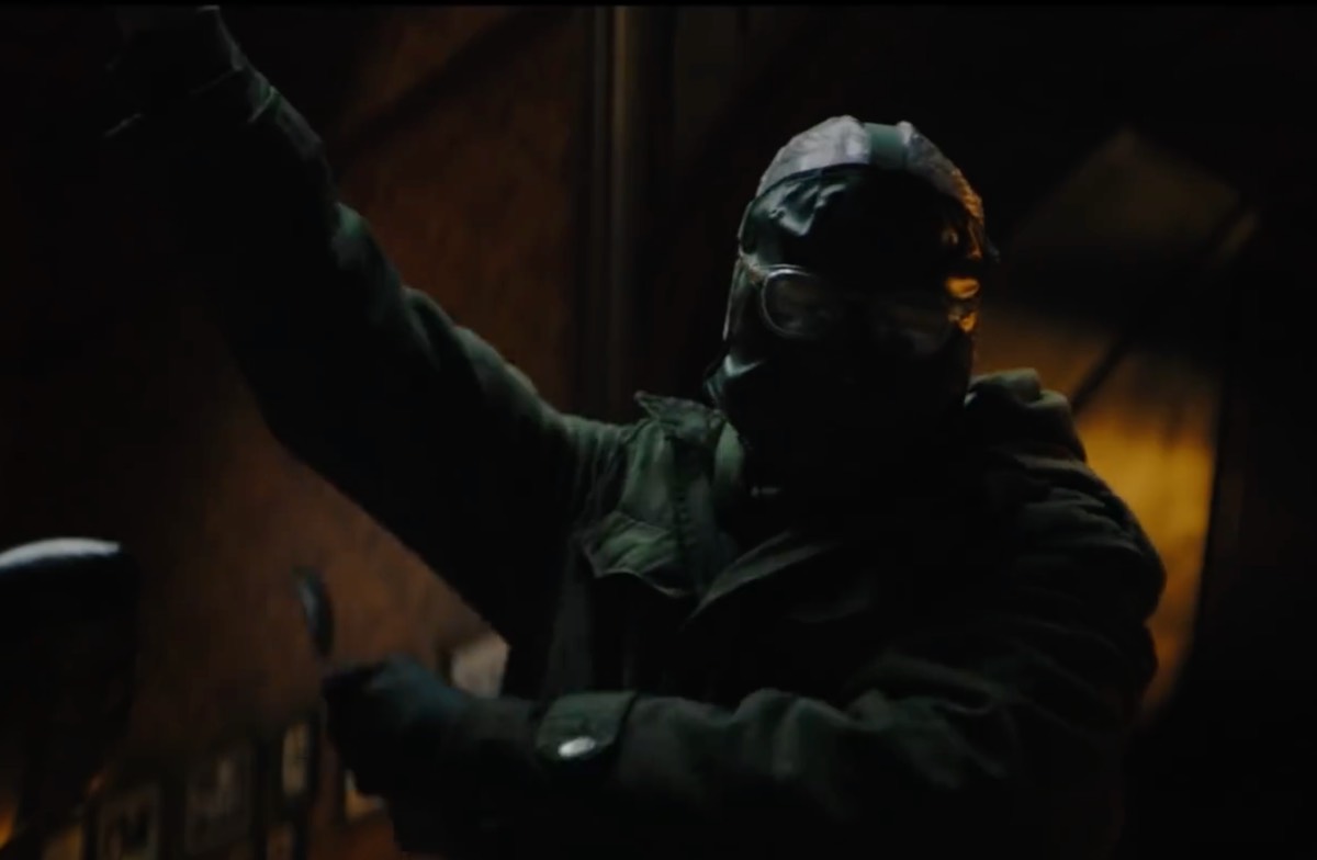 Robert Pattinson is a broody Caped Crusader in first teaser for The ...