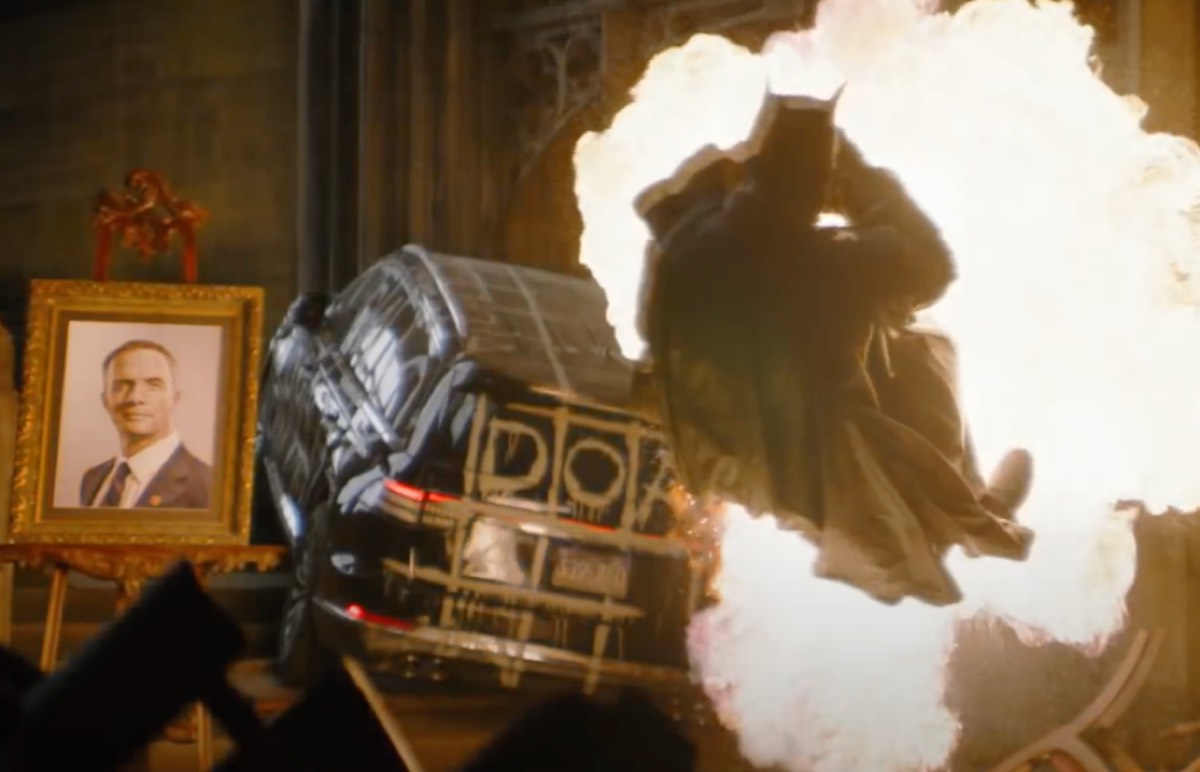 Robert Pattinson is a broody Caped Crusader in first teaser for The ...