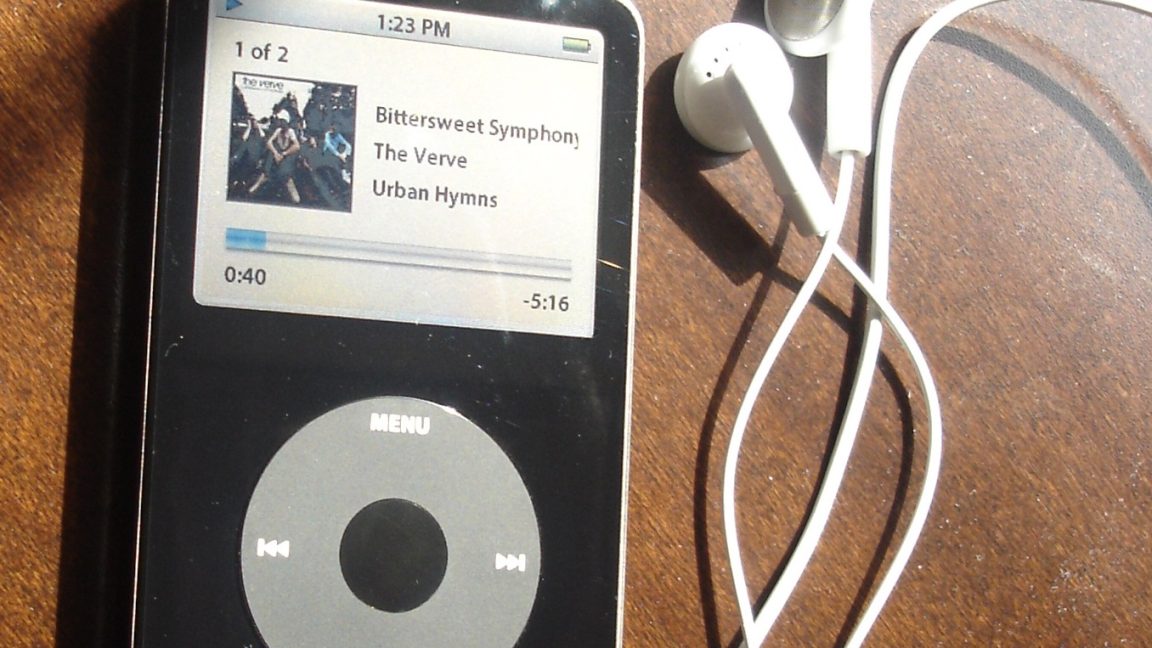 US government built secret iPod with Apple’s help, former engineer says ...