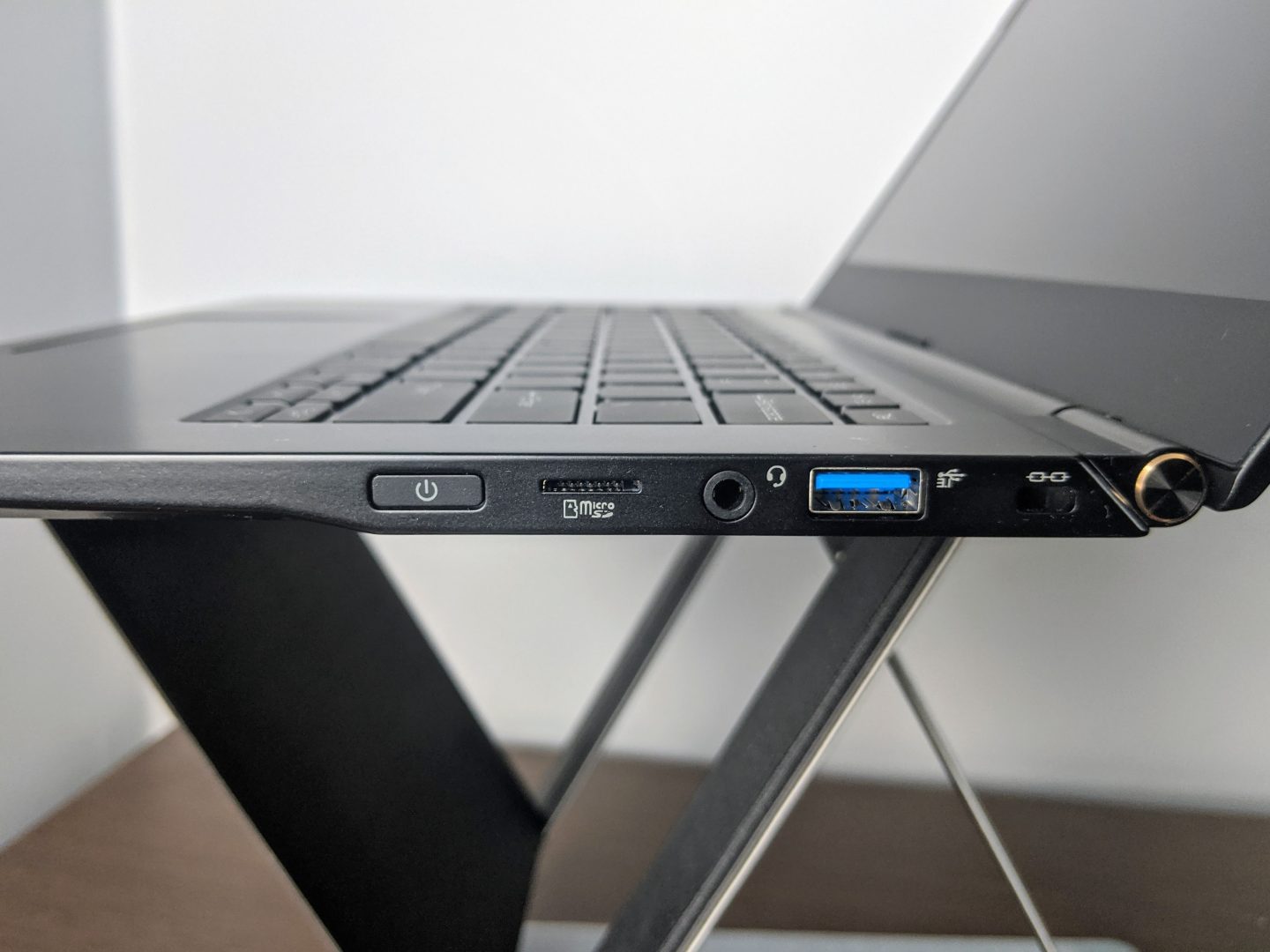 System76’s Lemur Pro: A powerful, ultralight OEM Linux laptop - Ars ...