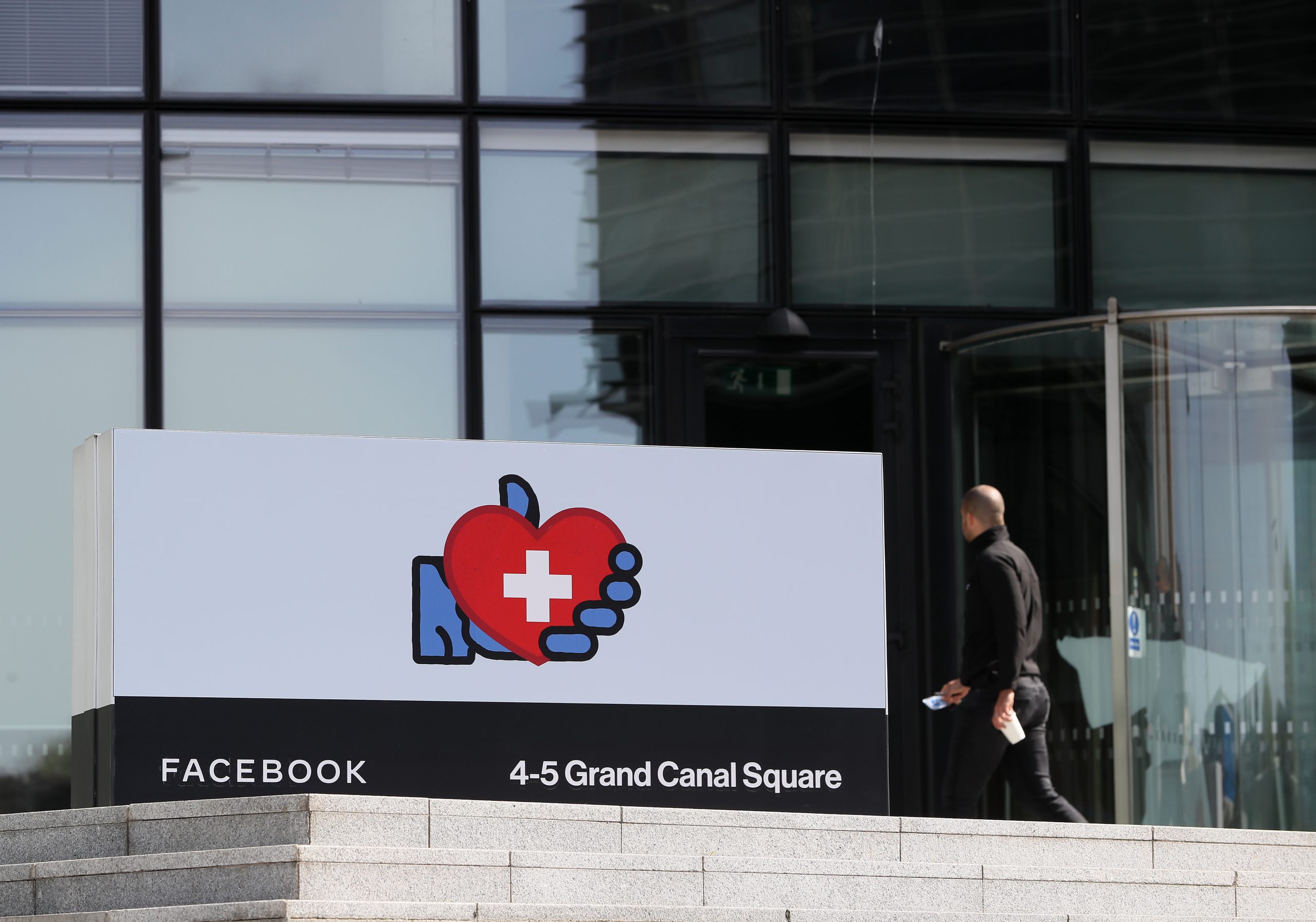 Facebook warns privacy rules could force it to exit European market ...