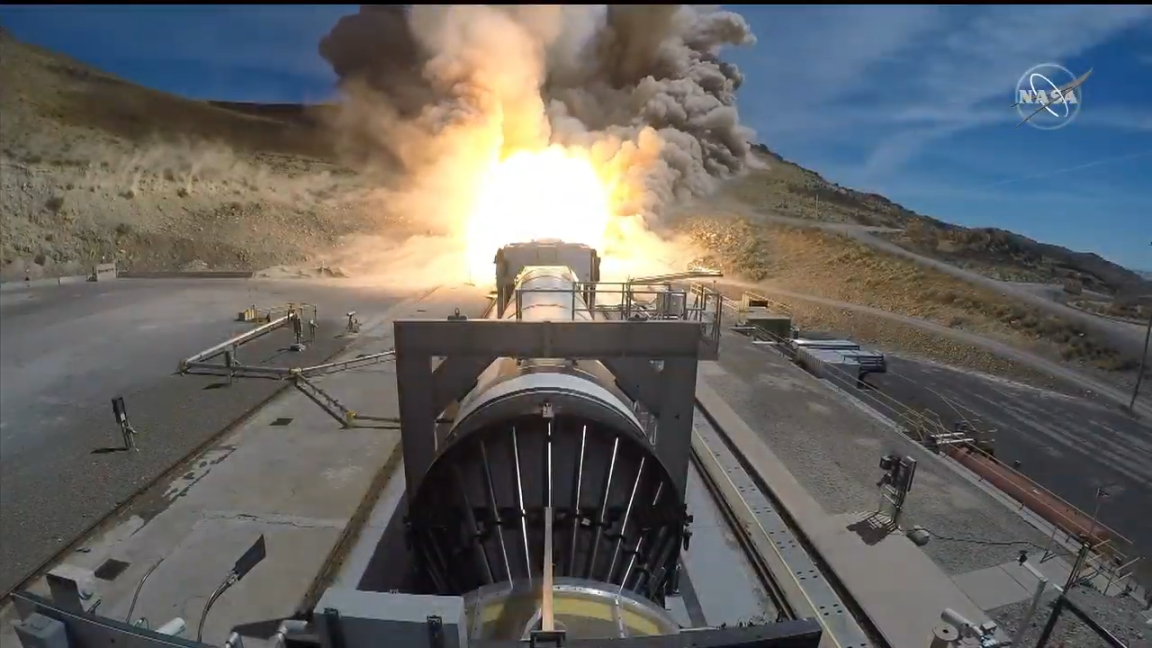 NASA tests a booster that produces 3 million pounds of thrust - Ars ...