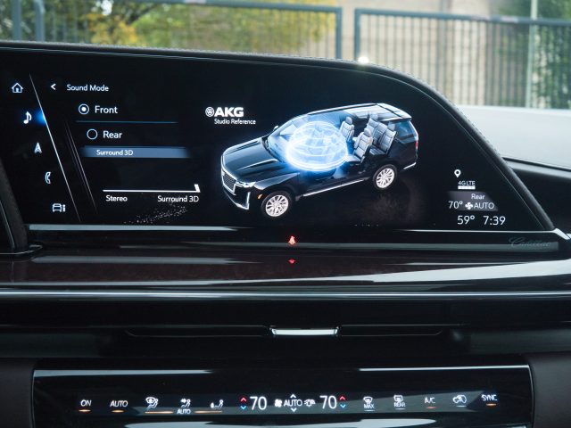 Cadillac gives the new 2021 Escalade SUV a huge technology upgrade ...