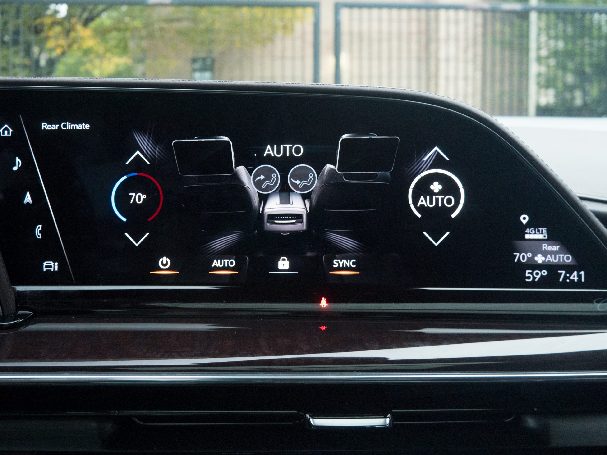 Cadillac gives the new 2021 Escalade SUV a huge technology upgrade ...