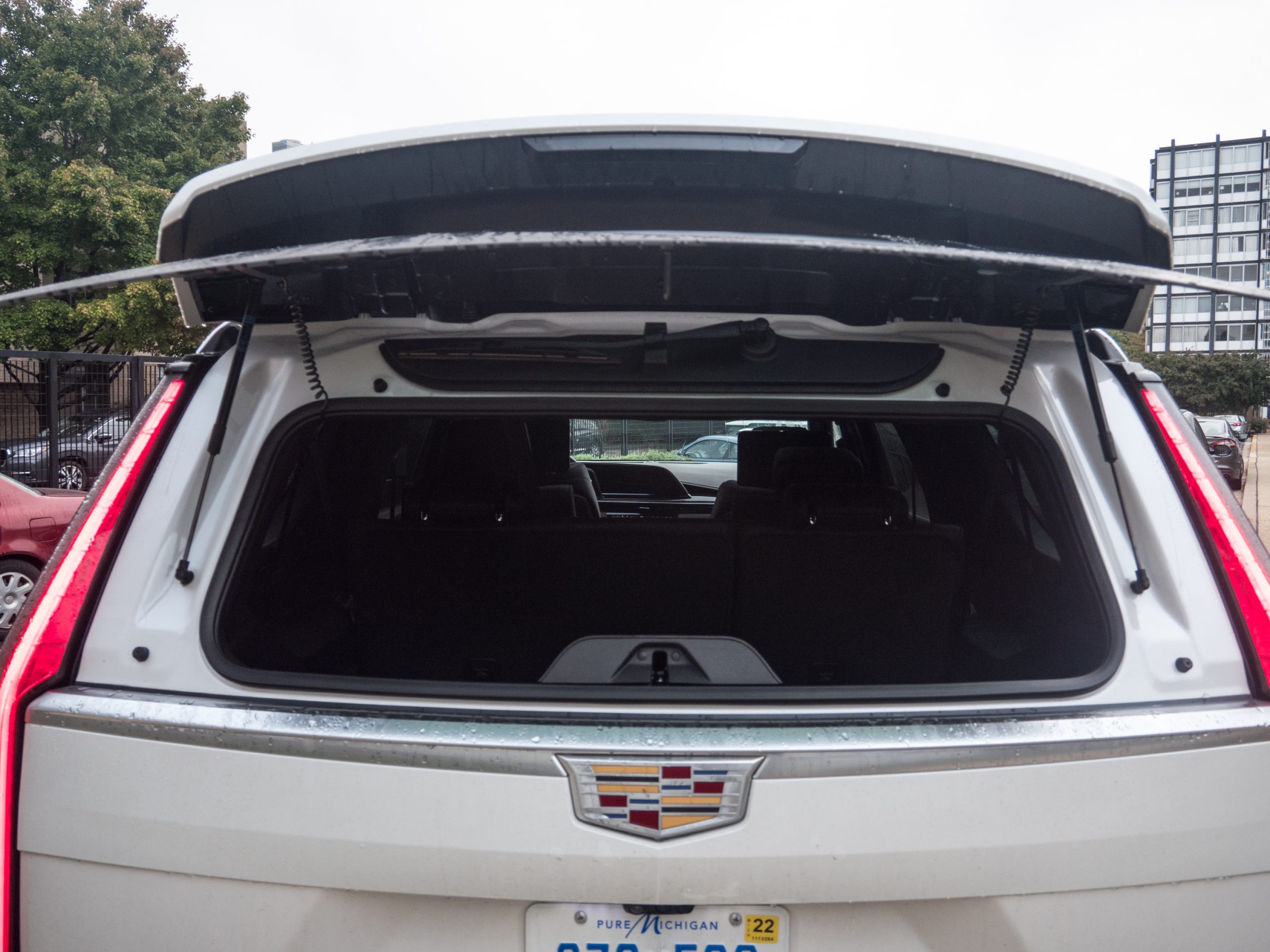 Cadillac gives the new 2021 Escalade SUV a huge technology upgrade ...