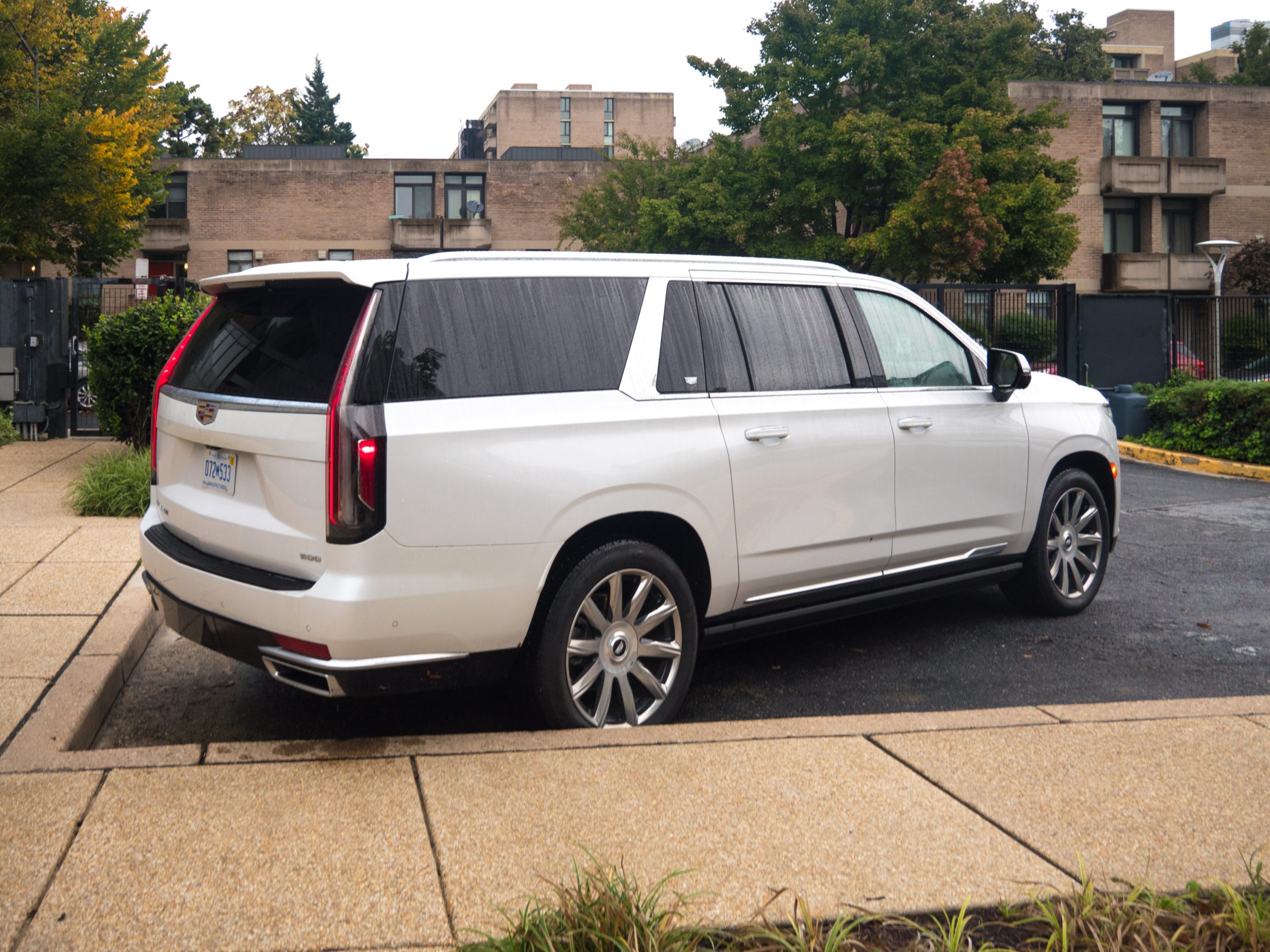 Cadillac gives the new 2021 Escalade SUV a huge technology upgrade ...