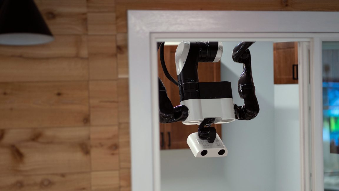 Toyota’s ceiling-mounted robot is like GLaDOS for your kitchen - Ars ...